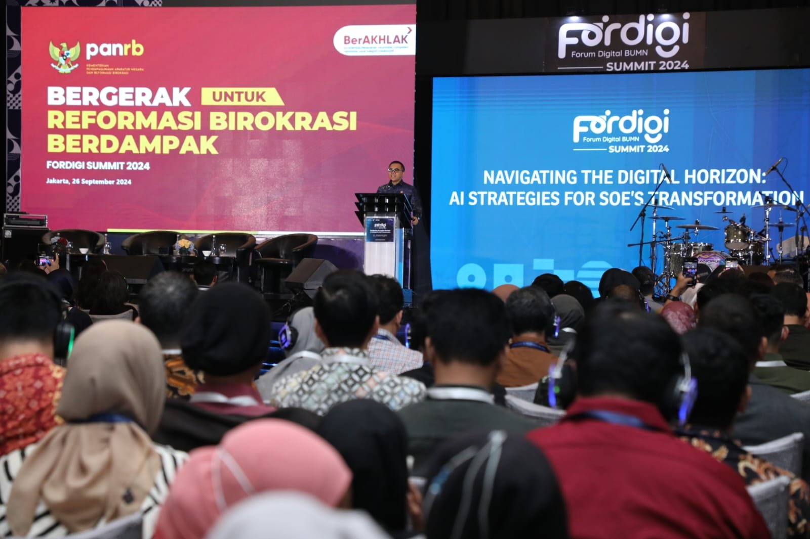 Transformasi Digital BUMN: Menuju Efisiensi dan Daya Saing di Era Baru - Society